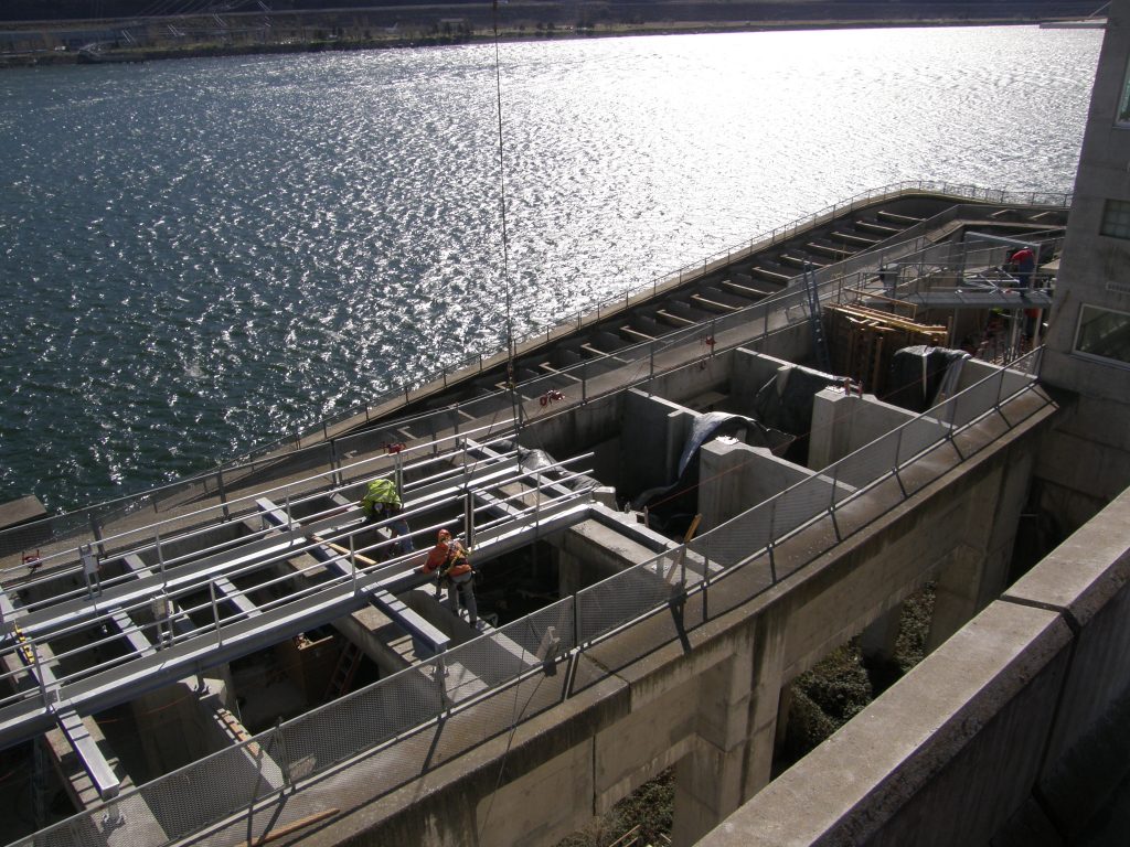 John-Day-Fish-Ladder-Flow-Deflector-Projects-P3080002 – Slayden ...